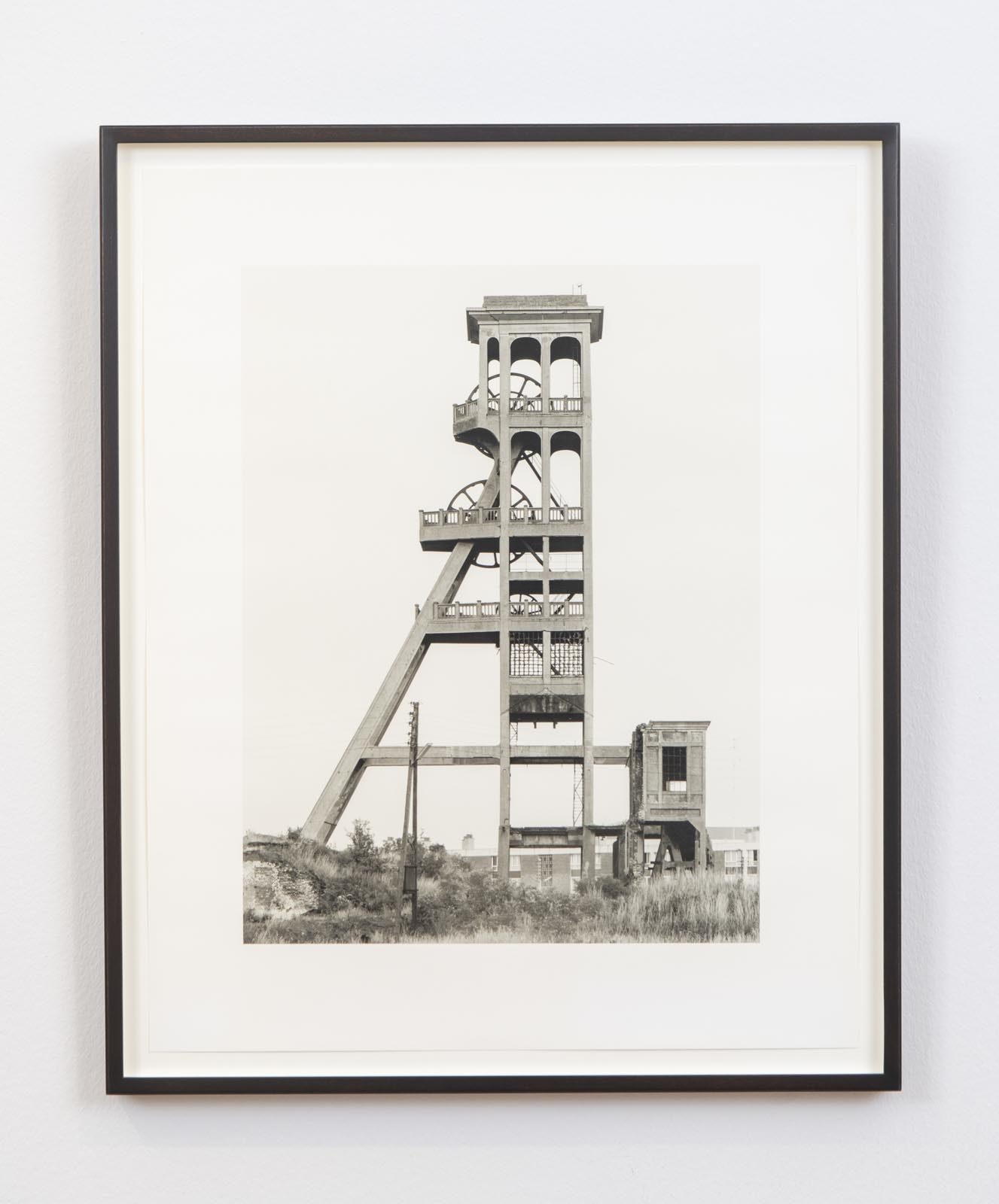 Bernd & Hilla Becher, Förderturm, Fosse Dutemple, Valenciennes Nord, F ...