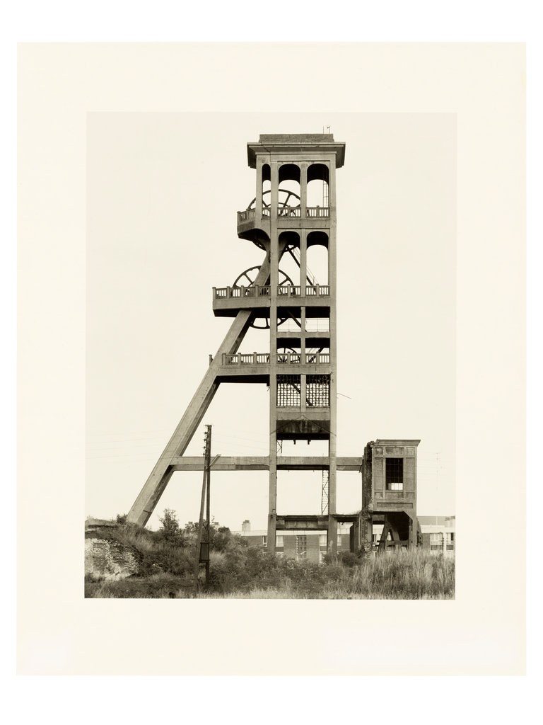 Bernd & Hilla Becher, Förderturm, Fosse Dutemple, Valenciennes Nord, F ...